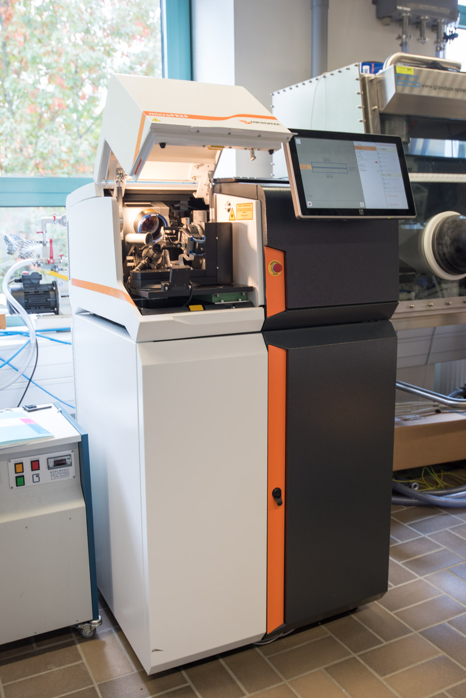 MicroPREP Laser Cutter - Institute of Micro- and Nanostructure Research